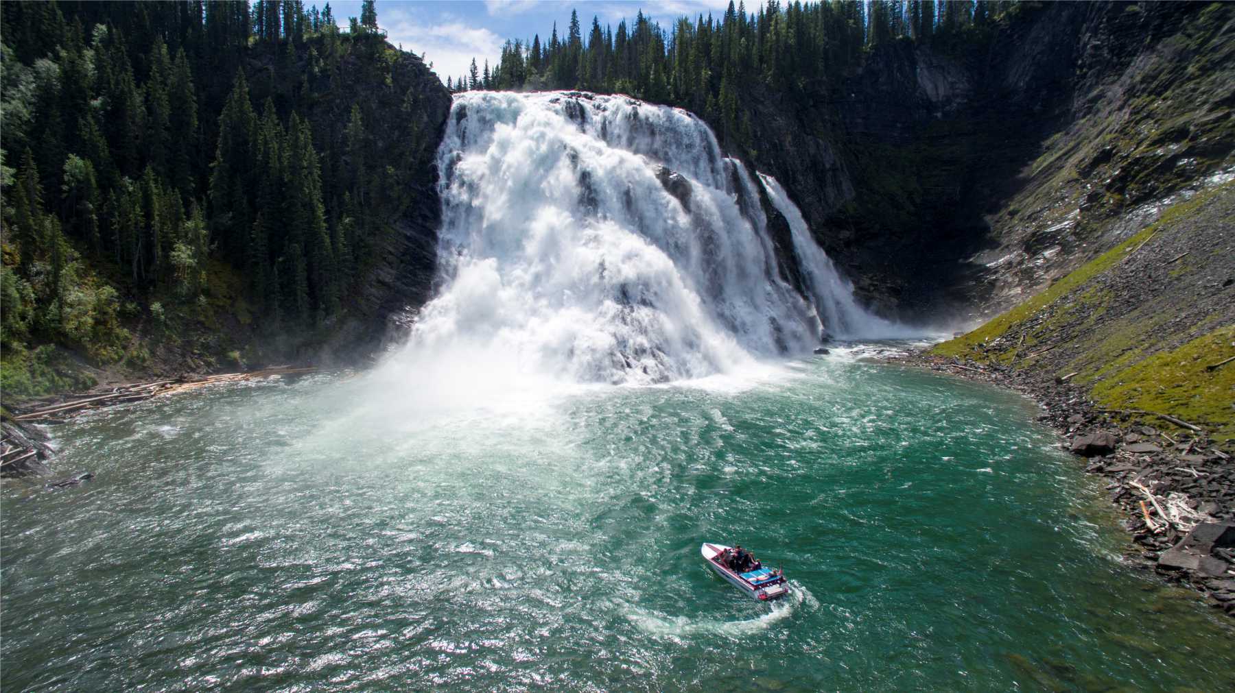 Kinuseo Falls - Bell's Travel Guides